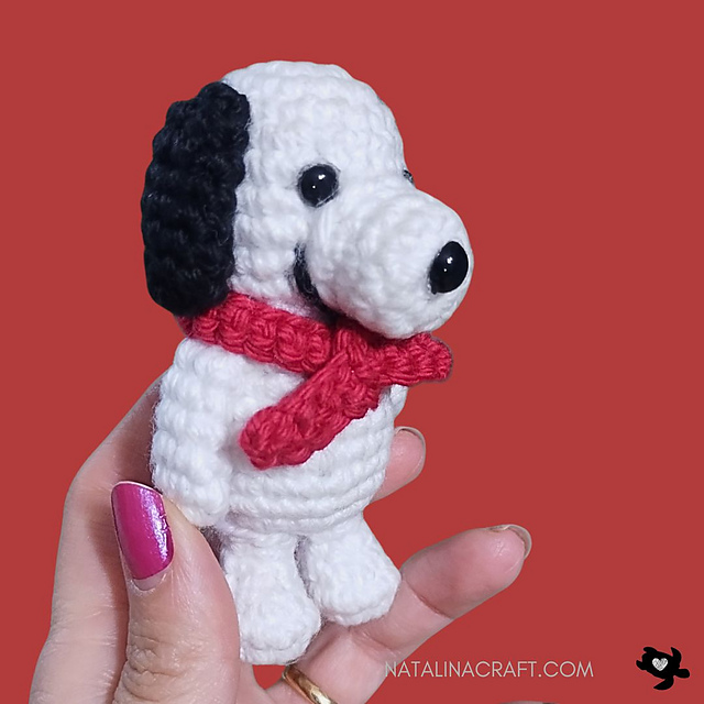 Ravelry: Black & White Beagle pattern by Natalina Craft