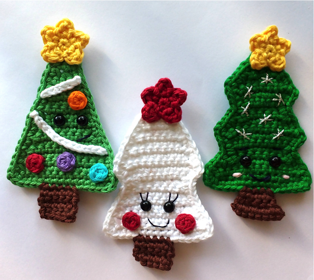 Ravelry: Christmas Tree Applique pattern by Natalina Craft