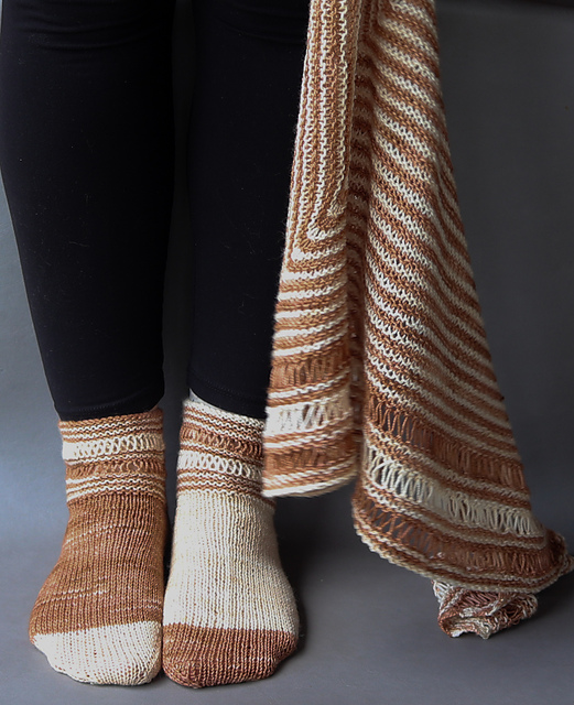 Ravelry: Doe pattern by Lisa Mutch