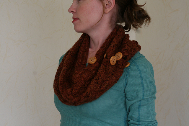 Ravelry: Tsu Wrap pattern by Gretchen Ronnevik