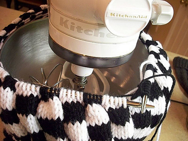 Ravelry: Stand Mixer Outfit pattern by Alana Dakos