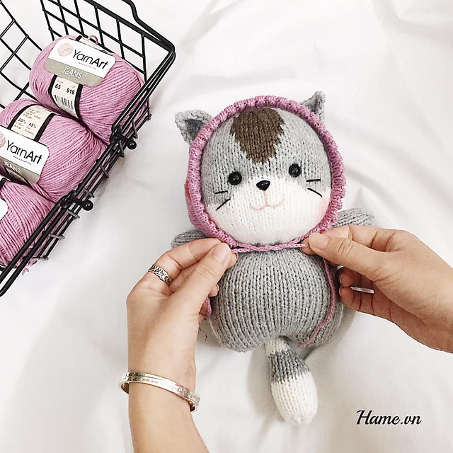Ravelry: Cherry Chibi Cat pattern by Ngoc Ngoc Nguyen