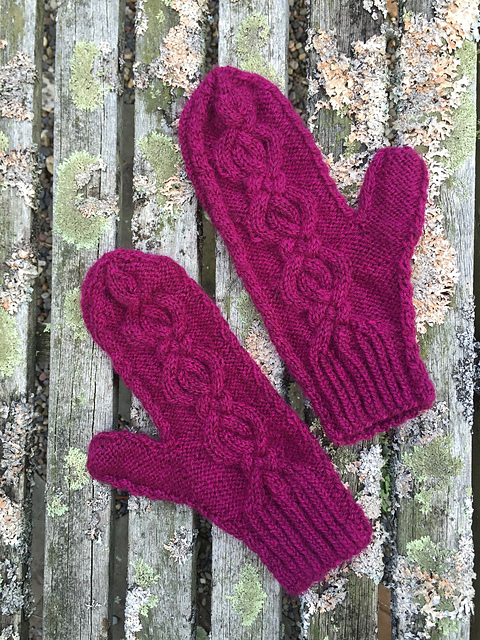 Ravelry: Cranberry Island Mittens pattern by Nancy Vandivert