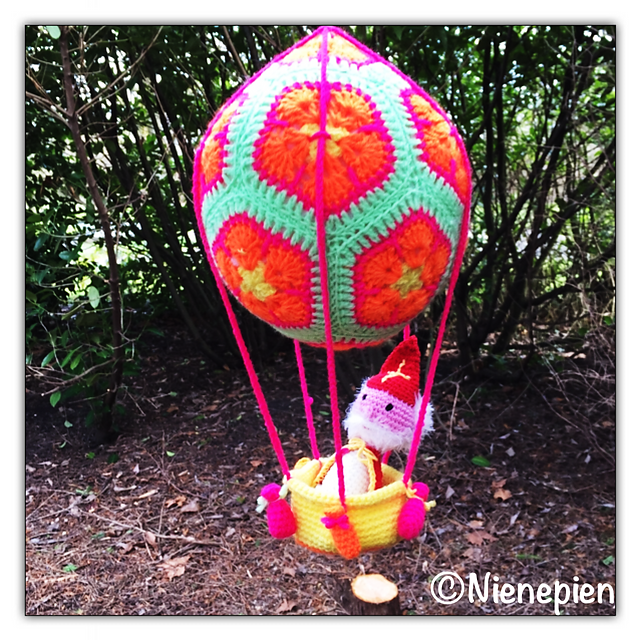 Ravelry: African Flower Hot Air Balloon pattern by Nina Tearney