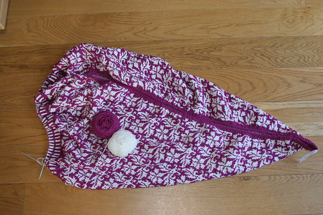 Ravelry: nikiboko's magenta THiSTLe SHaWL