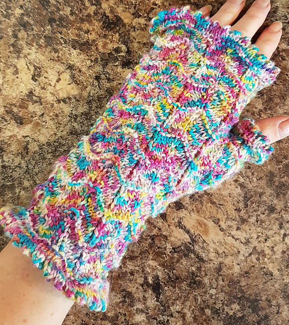 Ravelry: 'Reed' Rune Fingerless Gloves pattern by Ewe Felty Thing