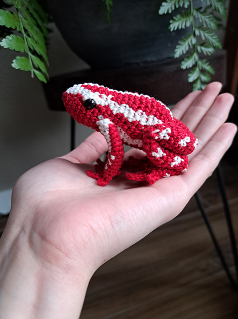 Ravelry: Phantasmal poison dart frog pattern by Cute Plush Art