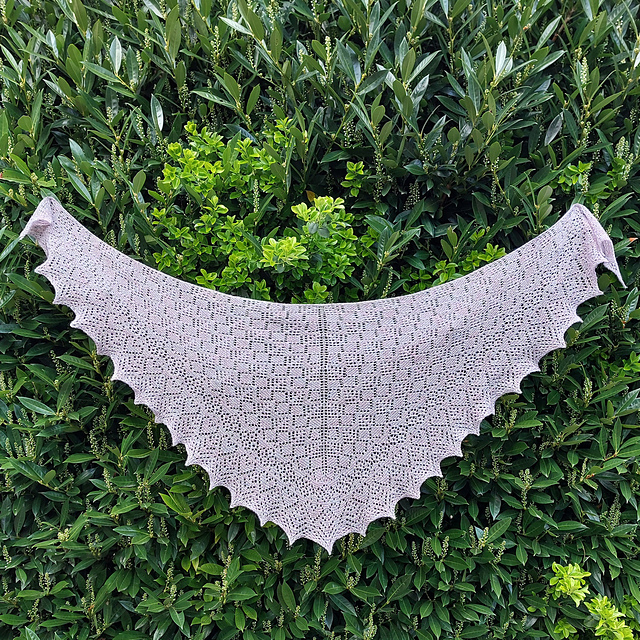Ravelry: Mystery forest shawl pattern by Maryna Radzko