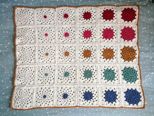 Ravelry: Squircle Pop Blanket pattern by Hannah Elisabeth Dryden