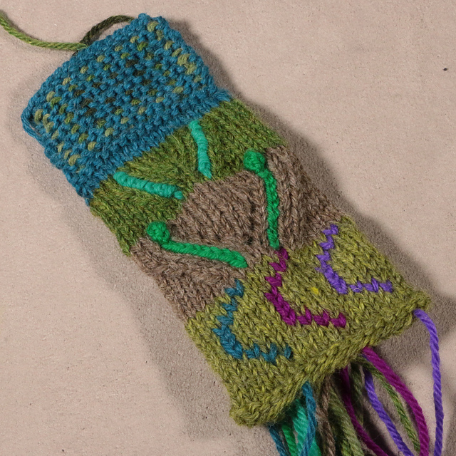 Ravelry: noliegirl's Vertical Stranding Swatches