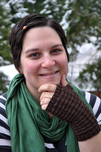 Ravelry: Waffle Knit Mitts pattern by Nona Davenport