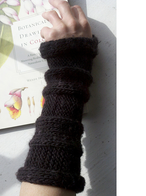 Ravelry: Perfectly Simple Gauntlets pattern by Nora J. Bellows