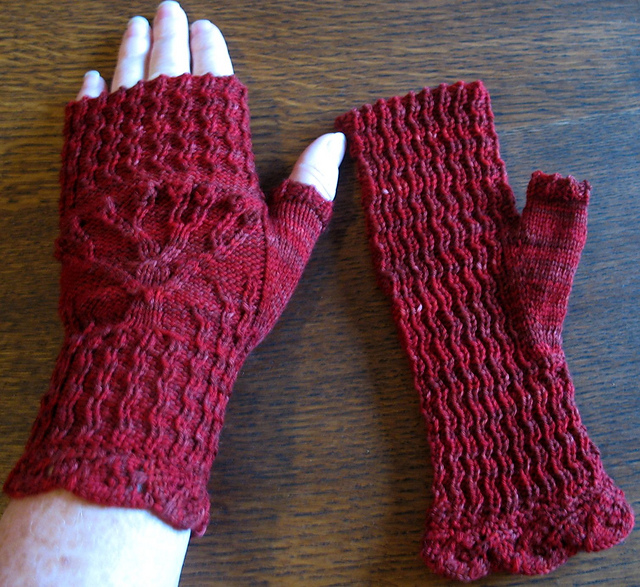 Ravelry: Entwined pattern by Karen Fournier