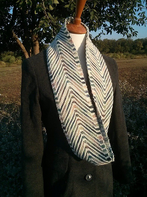 Ravelry: Chevron Cowl (Knit) pattern by Shannon Sanchez