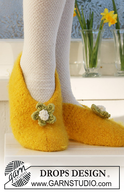Ravelry: 0-546 Felted Easter slippers pattern by DROPS design