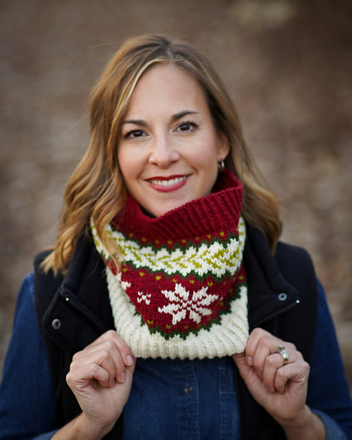 Ravelry: In A Flurry Cowl pattern by Jill Zielinski and northbayfiber