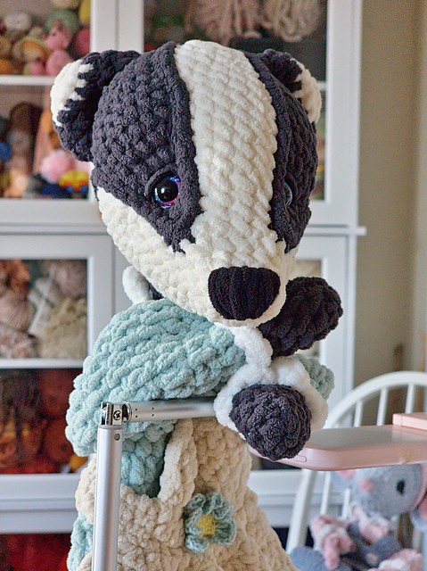 Ravelry: Lady Bella Badger pattern by April Chesworth