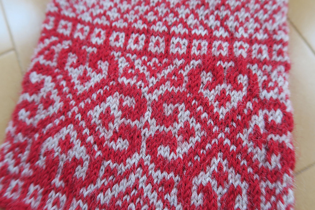 Ravelry: octopus scarf pattern by numaco