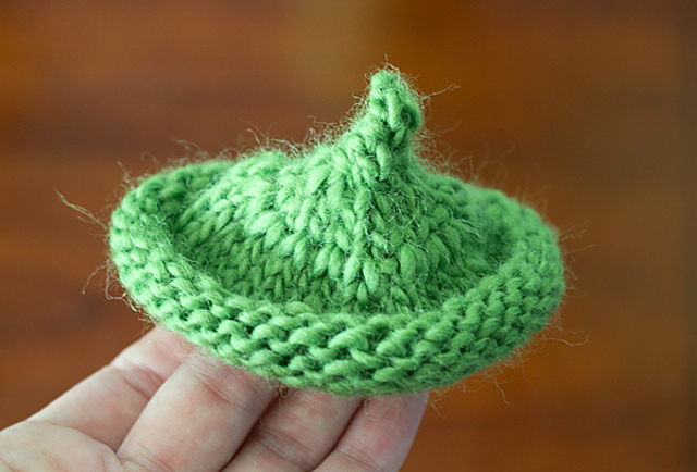 Ravelry: Pee Pee Cover (peepee tee pee) pattern by Jocelyn Kinnear