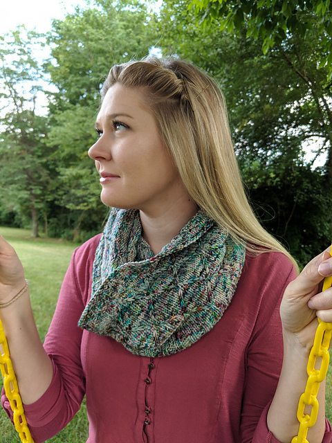 Ravelry: Festive Shelter pattern by Renate Kamm