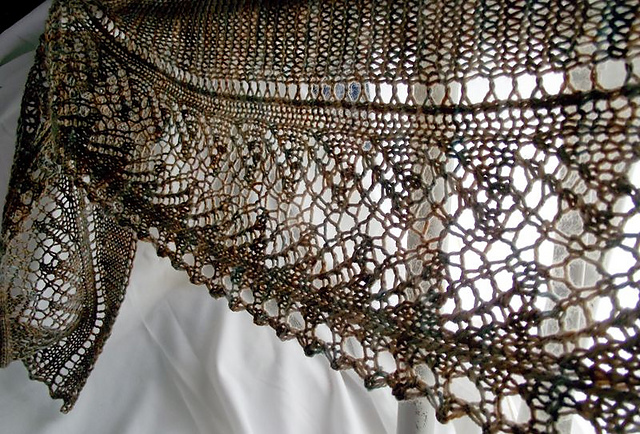 Ravelry: barley fields shawlette pattern by Lori Law