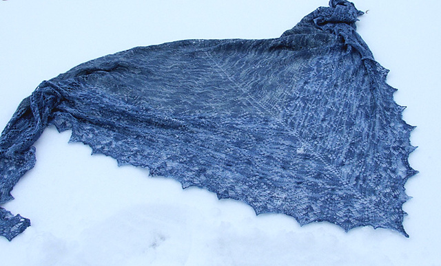 Ravelry: longest night shawl pattern by Lori Law