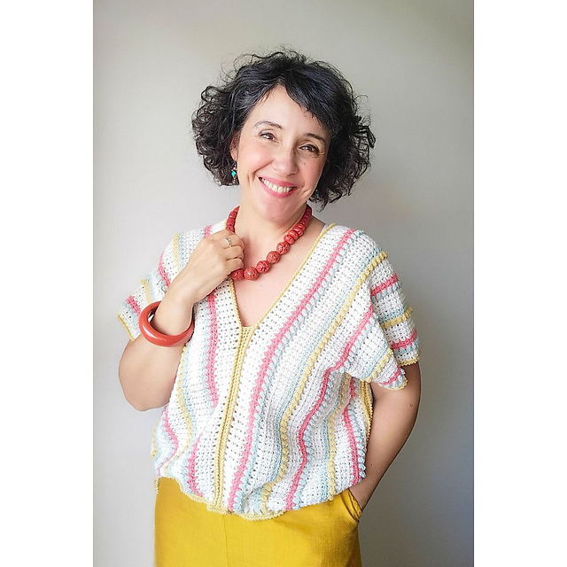 Ravelry: Top Fiesta pattern by O Fio das Moiras