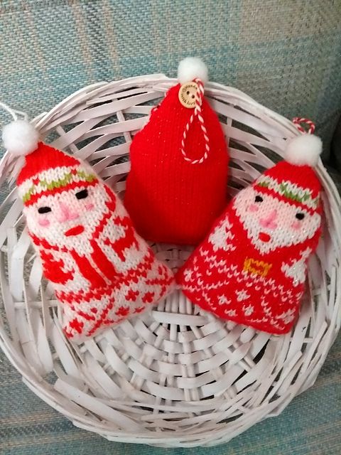 Ravelry: Fair Isle Santa's pattern by Carol Monks