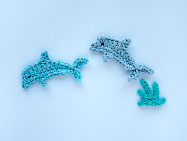 Ravelry: Dolphin Applique pattern by Carolina Guzman