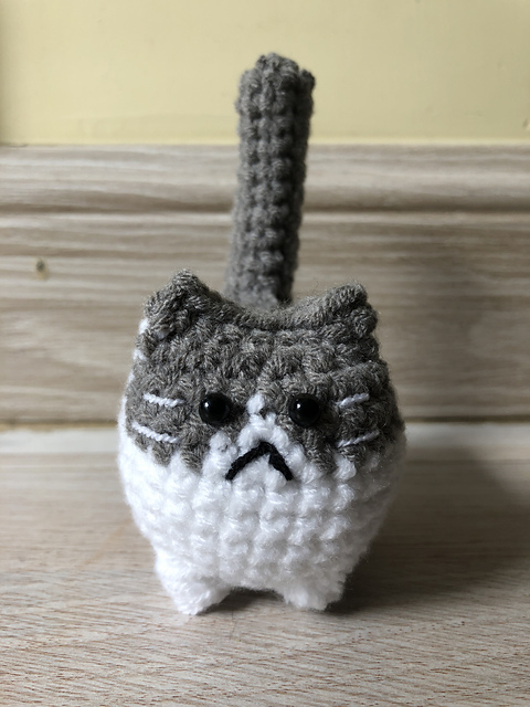 Ravelry: British Shorthair (BK & WH) pattern by Onemanband