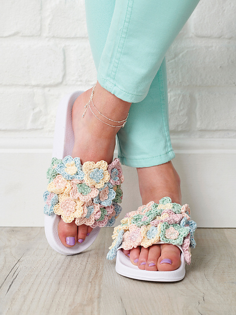Ravelry: Embellished Sliders pattern by Sara Huntington