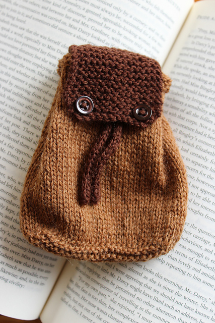 Ravelry: Mini Knapsack pattern by Allison Griffith