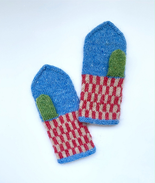 Ravelry: Tile mittens pattern by Oomieknits