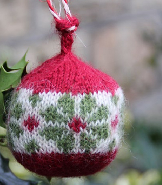 Ravelry: Dingle Baubles pattern by Jo Spreckley