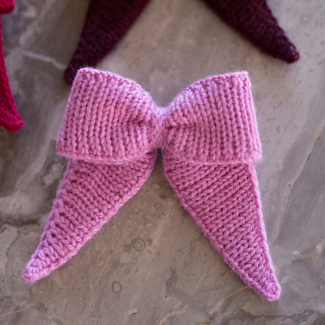 Ravelry: Knit Bow pattern by Kaitlin Barthold