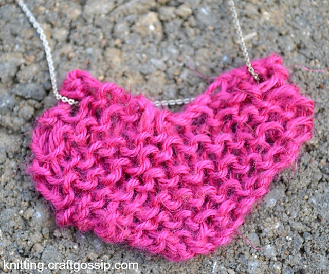 Ravelry: Heart Pendant for Valentine’s Day pattern by Sarah E. White