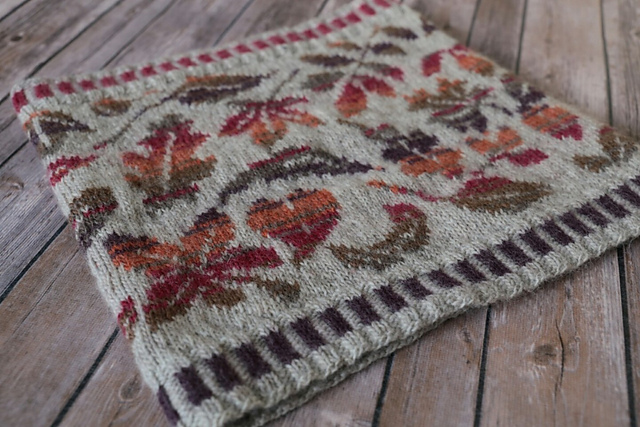 Ravelry: Falling leaves cowl pattern by TheTwistedYarn blog