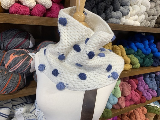 Ravelry: Dash Puff Cowl pattern by Laura Groff