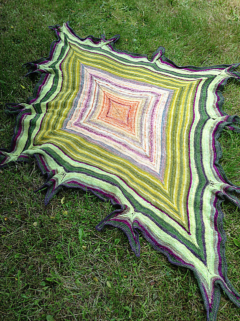 Ravelry: Bandersnatch pattern by Anna Wessel