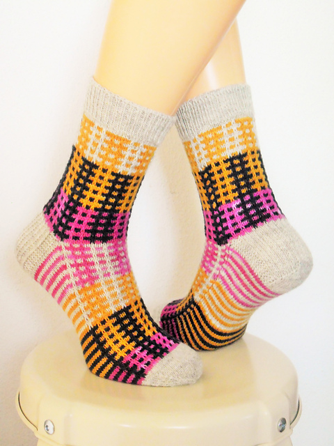 Ravelry: Pippi Slipped Stripe Socks pattern by KnitJoyz
