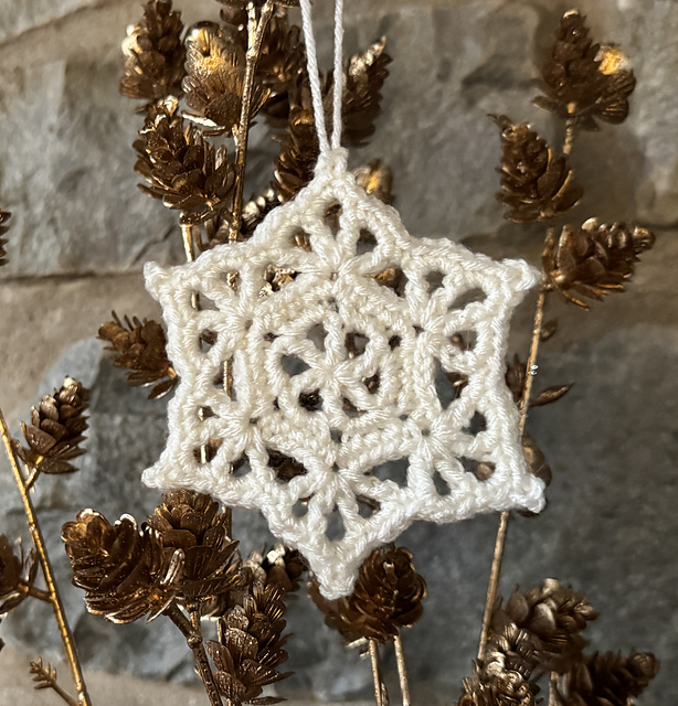 Ravelry: Six Point Snowflake Ornament pattern by Courtney McFarland