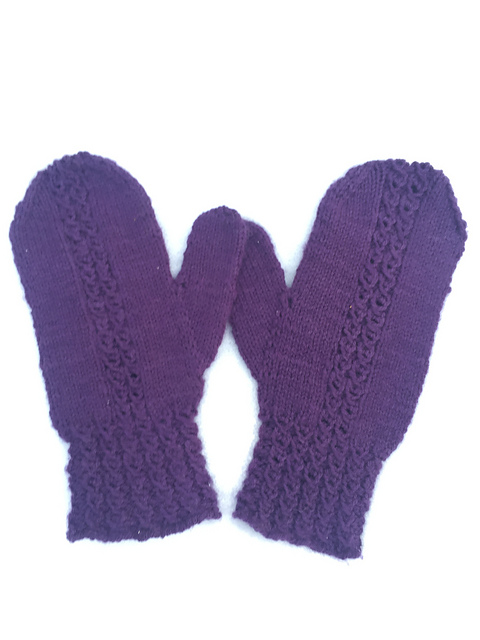 Ravelry: Little Shell Mittens pattern by Paula Herbert