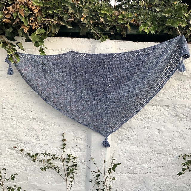 Ravelry: Tormenta Shawl pattern by Paula Muñoz