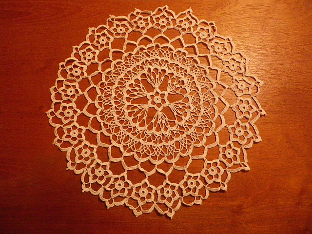 Ravelry: Daisy Ring Doily pattern by Lily Mills Company