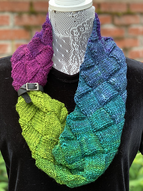 Ravelry: Minerva Entrelac Cowl or Scarf pattern by Michele Bernstein