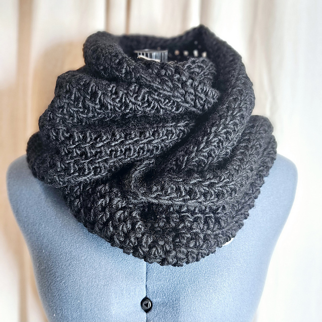Ravelry: Wednesday snood pattern by Peach the homemaker