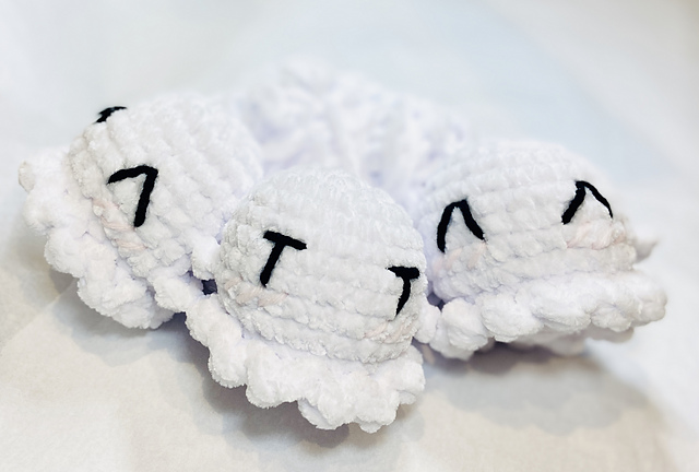 Ravelry: Ghost Plushie pattern by Pearl Lin