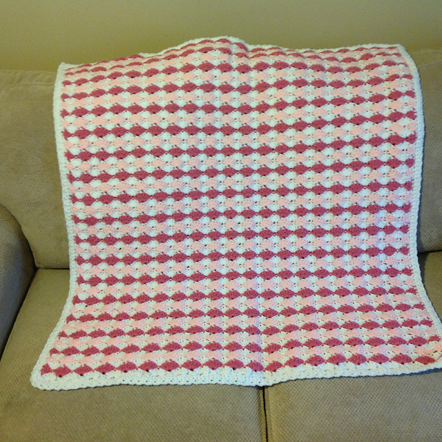Ravelry: pekeapoomom's Pink And White Shells Baby Blanket