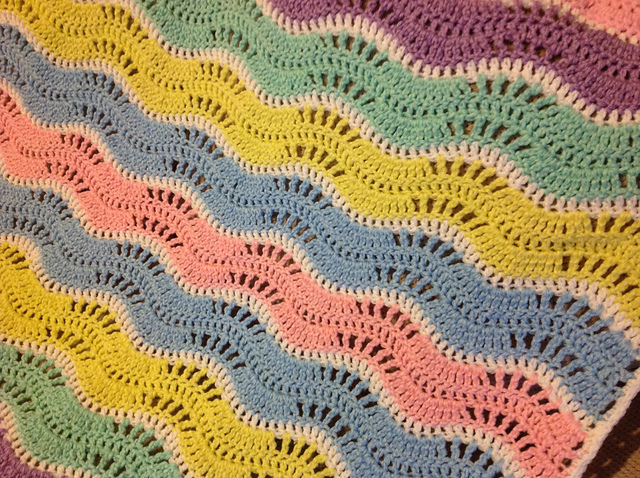 Ravelry: pekeapoomom's Cool Breeze Ripple Baby Blanket