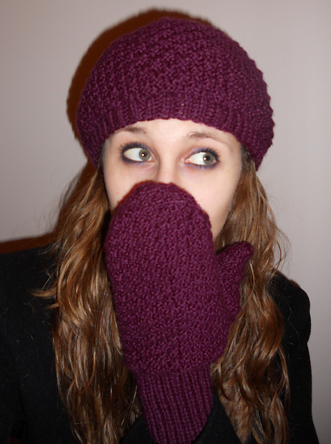 Ravelry: Mittens to Match Hermione's Deathly Hallows Hat pattern by ...